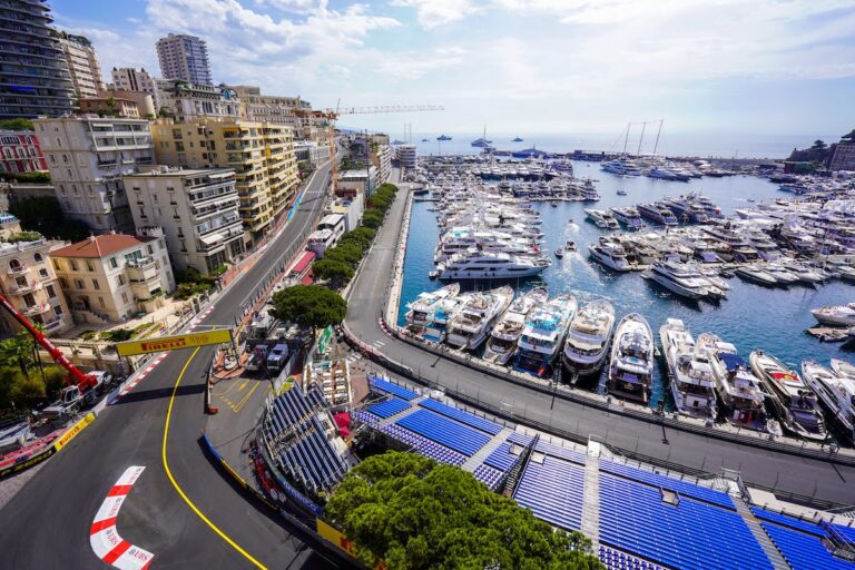 The Longest and Shortest F1 Circuits - Lights Out